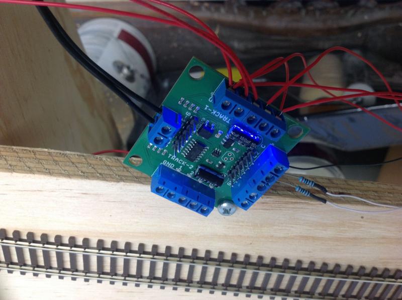 Easy Crossing Signal Circuit | Model Railroad Hobbyist magazine